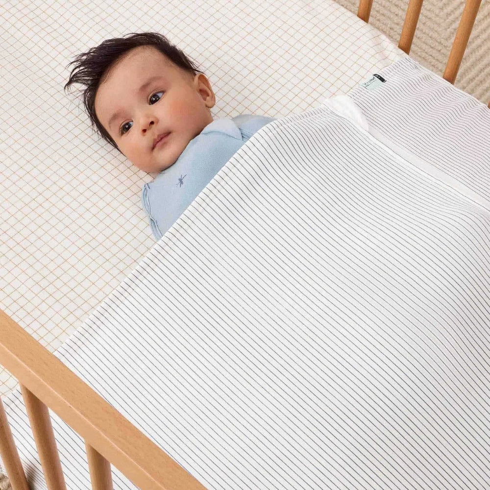 ergoPouch, HugMe Blanket for Crib, Midnight Stripe at Bygge Bo Baby & Kids