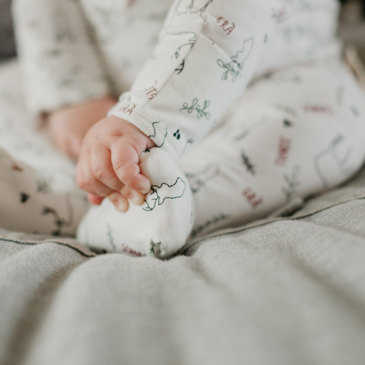 Lil&Izzy, Cotton Zip Baby Grow, Christmas Winter Stag at Bygge Bo Baby